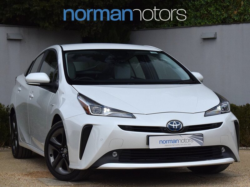 Toyota Prius review | Auto Express