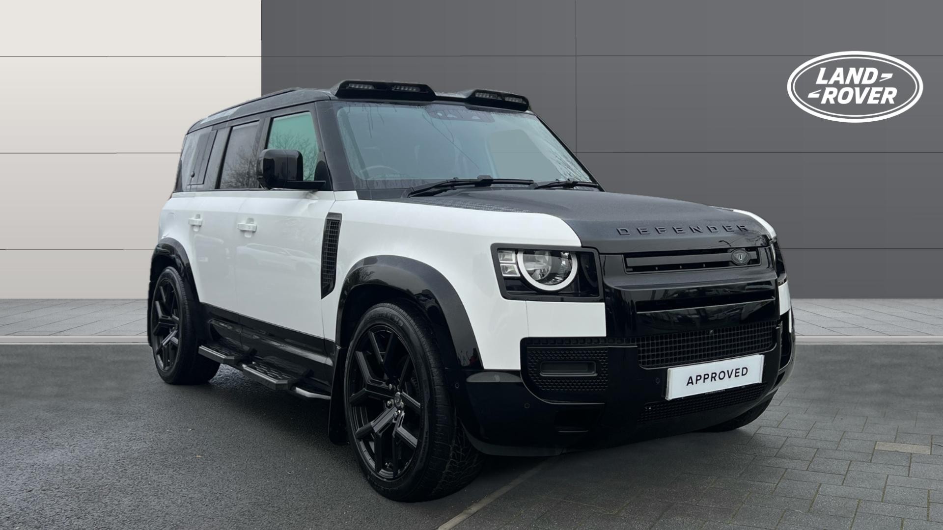 Land Rover Defender review | Auto Express