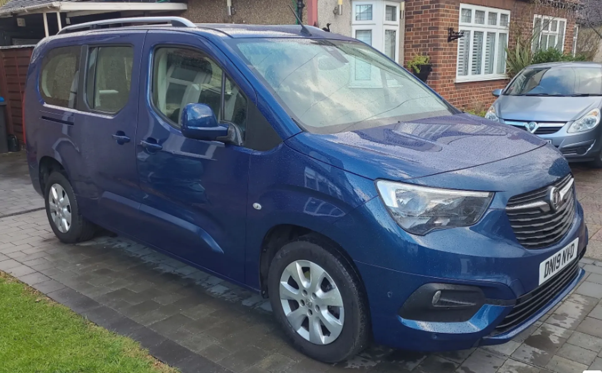 Vauxhall Combo Life review: MPV that's low on charisma, high on utility ...